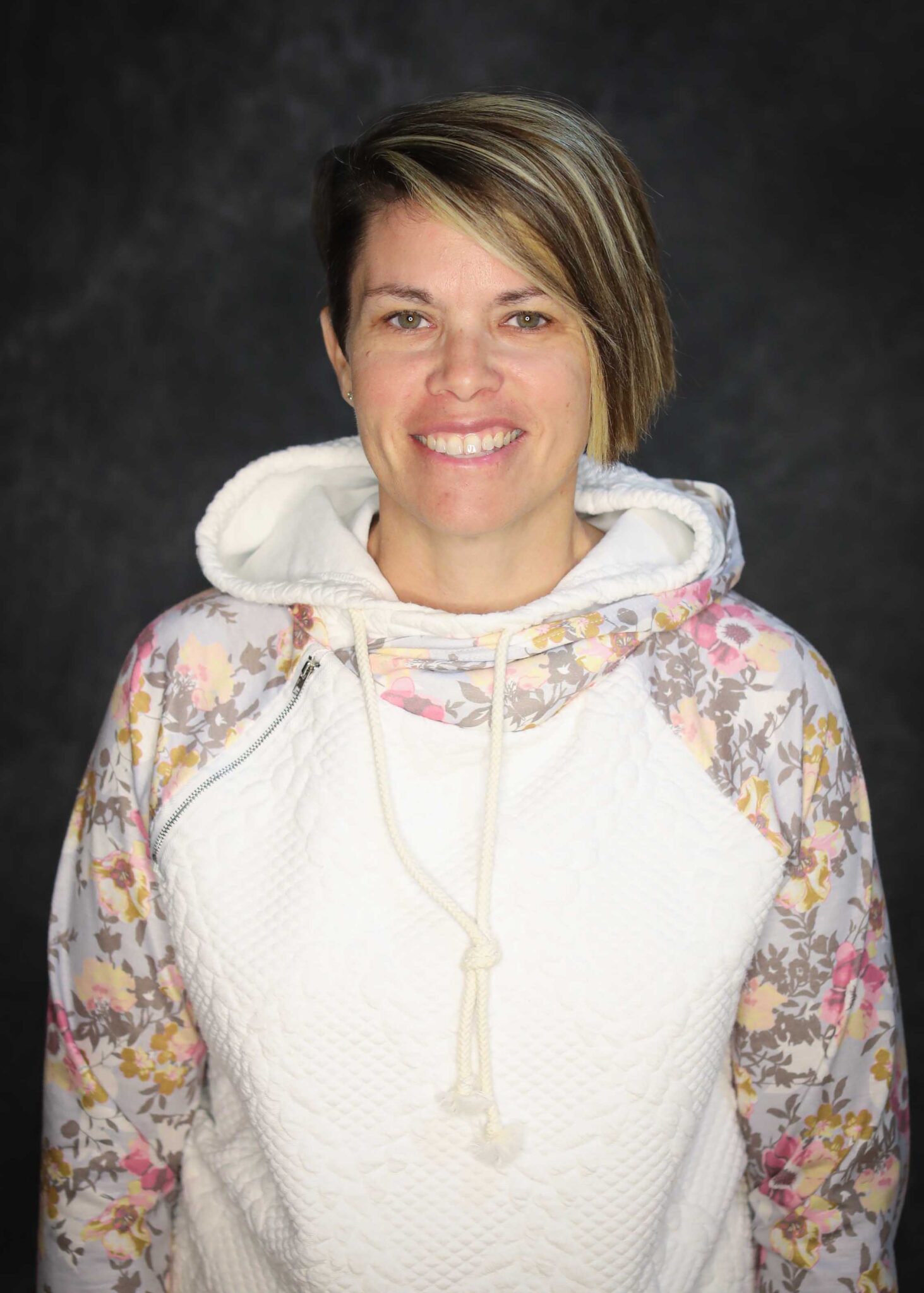Staff Page – Angela Larsen – Faith Christian School